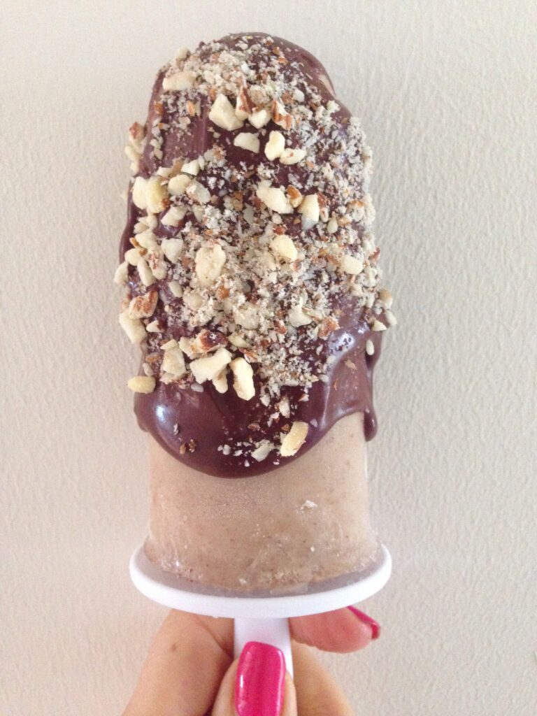 Clean peanut butter banana ice lollies - Hedi Hearts