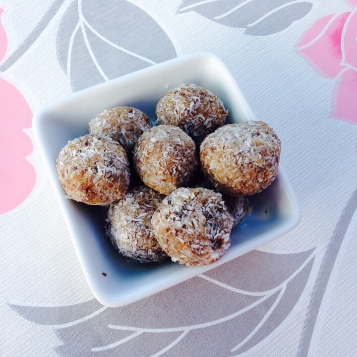 Clean energy balls recipe - Hedi Hearts