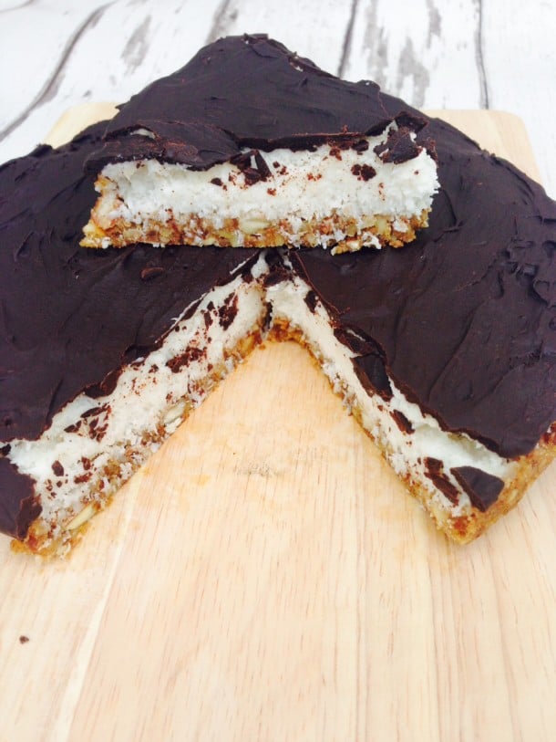 Bounty cake recipe - 7 Ingredients only! Vegan, Gluten Free and Healthy!