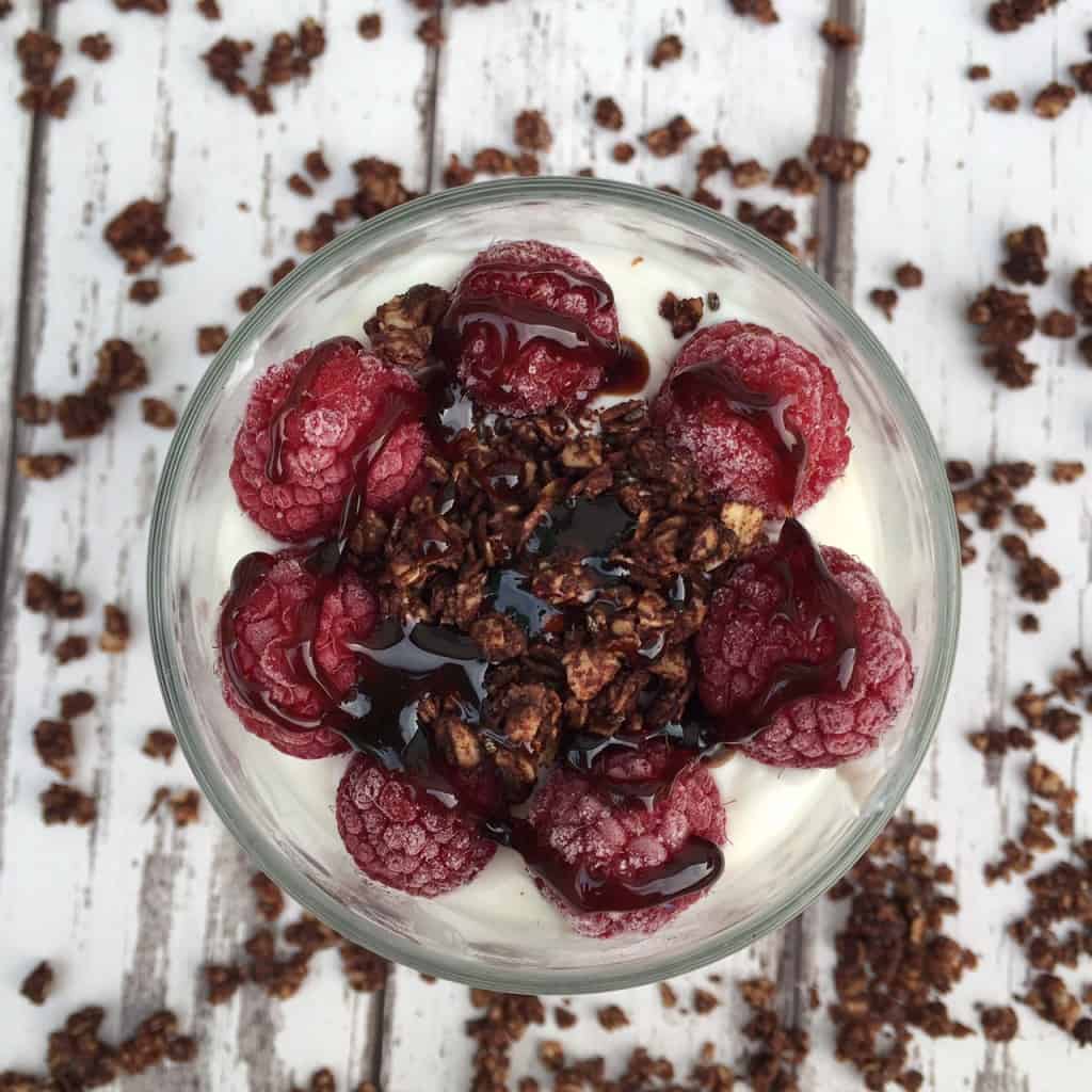 Healthy yogurt parfait recipe | Hedi Hearts