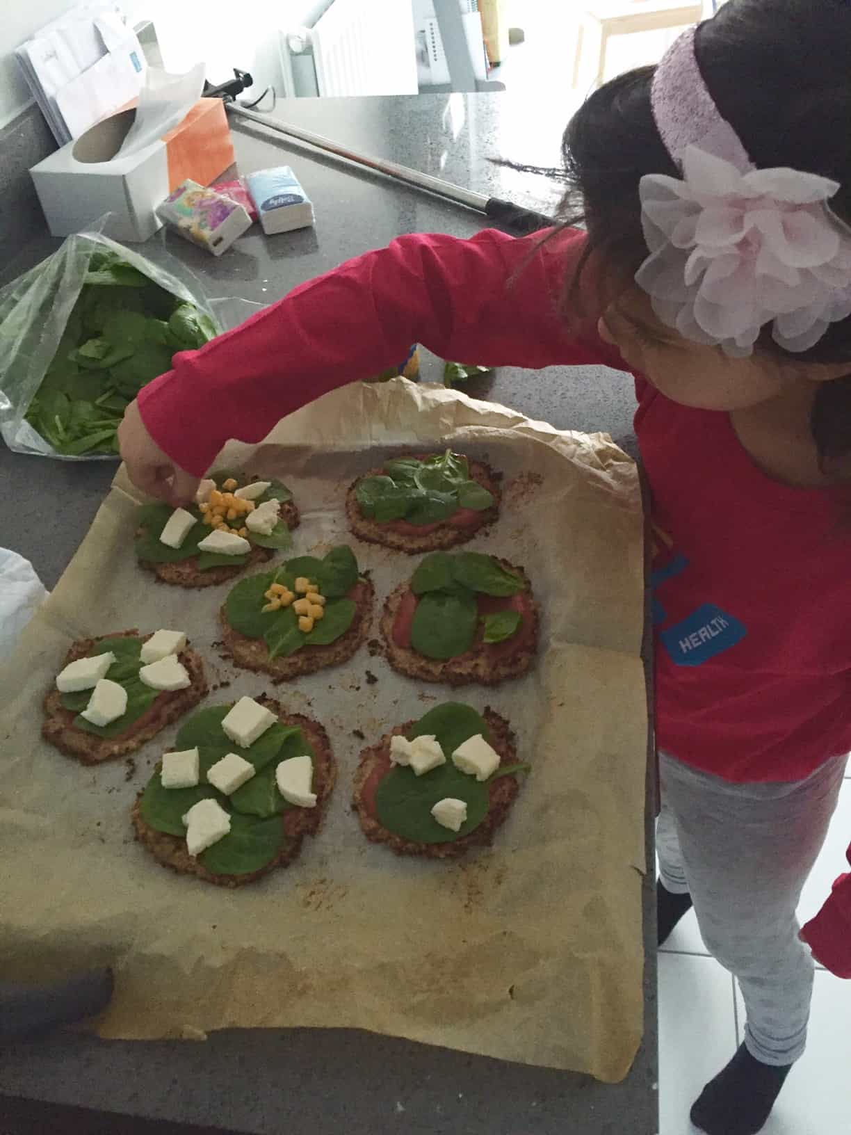 Mini cauliflower pizzas recipe | Hedi Hearts Clean Eating