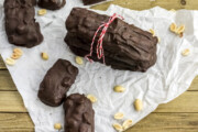 Clean eating snickers bars recipe - Hedi Hearts