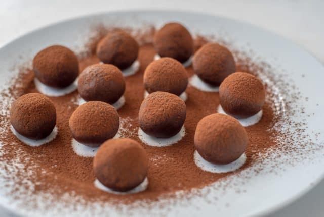 Simple Healthy Truffles Recipe - Hedi Hearts