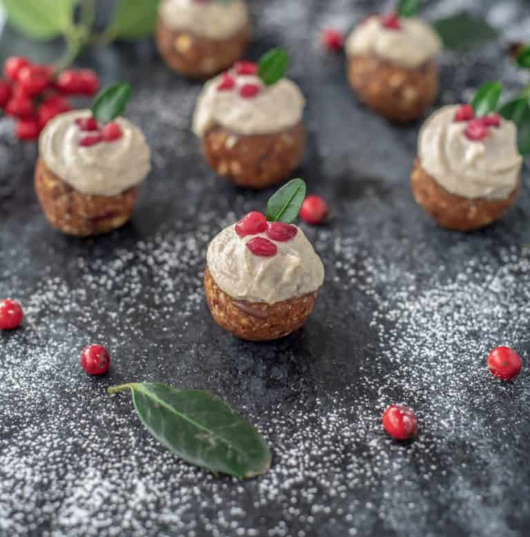 Healthy Christmas Pudding Bites - Hedi Hearts